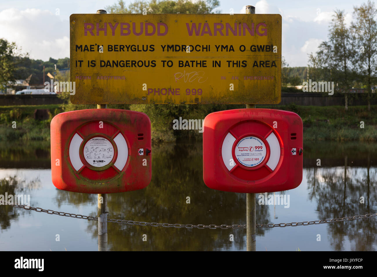 River warning sign hi-res stock photography and images - Alamy