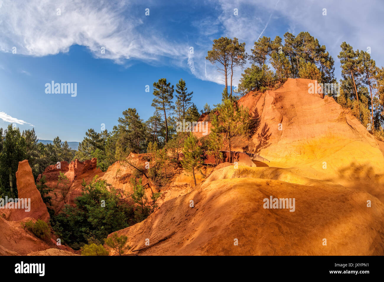 Luberon national park and mountains hi-res stock photography and images ...