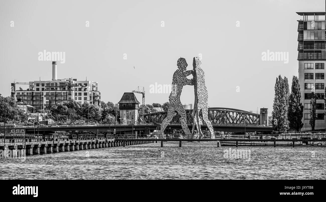 Molecule men on river hi-res stock photography and images - Alamy