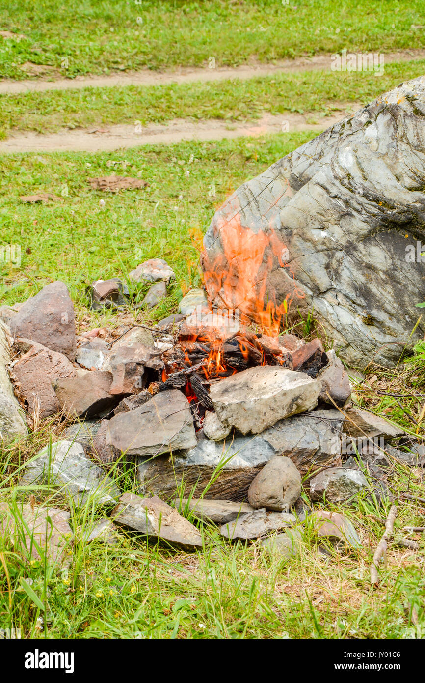 Hot campfire rocks hi-res stock photography and images - Alamy