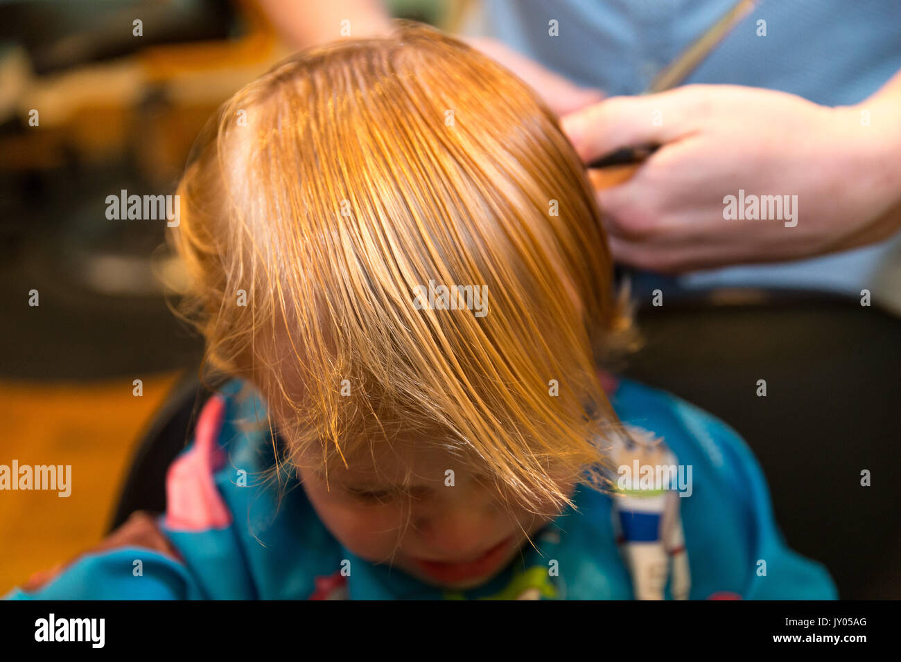 Crying blonde boy toddler hi-res stock photography and images - Alamy
