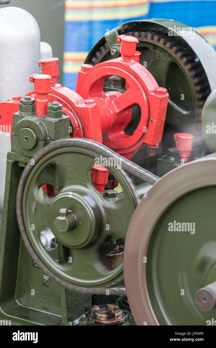 Lister static agricultural engine displayed at Malvern Autumn Show ...