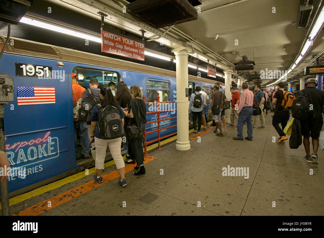 Times square rush hour High Resolution Stock Photography and Images - Alamy