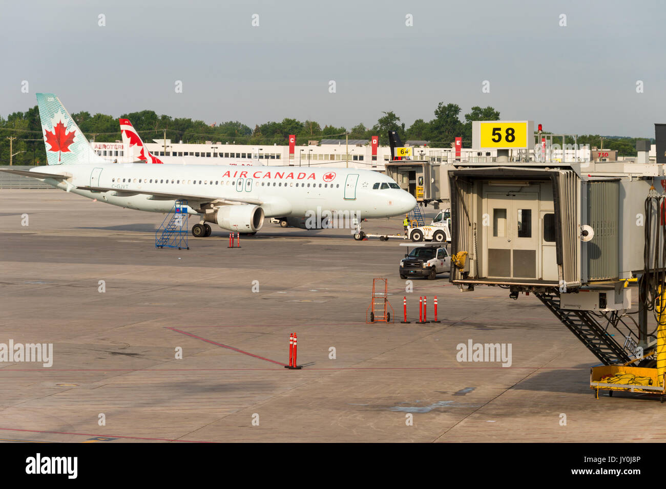 Pierre elliott trudeau international airport hi-res stock photography and images - Alamy
