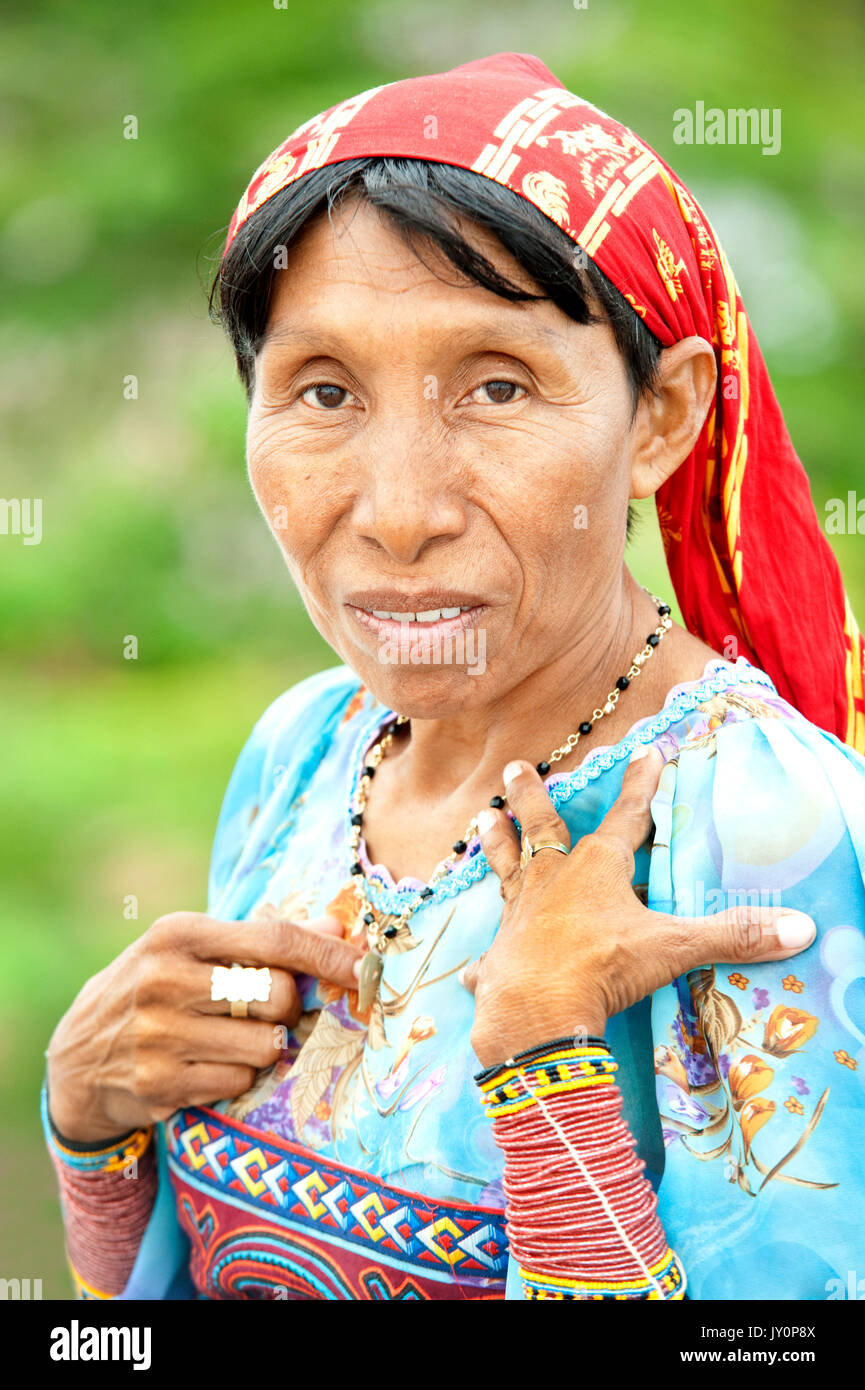 Panama panama city kuna woman hi-res stock photography and images - Alamy