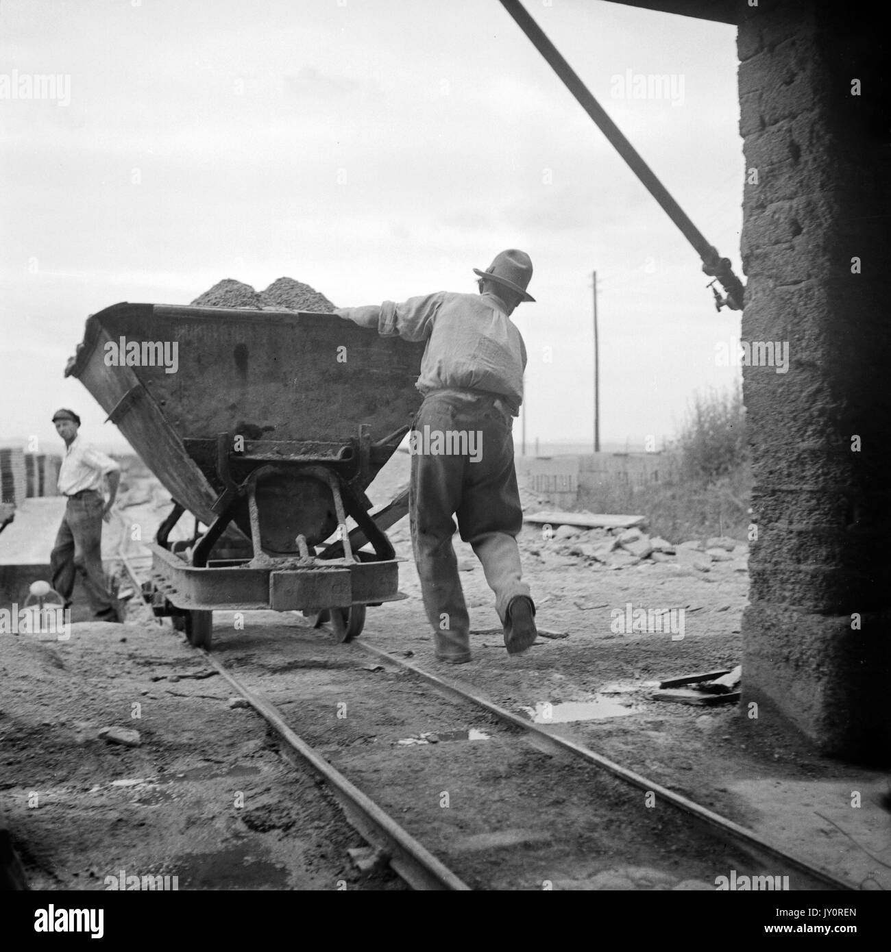 1930s Construction Worker High Resolution Stock Photography and Images ...