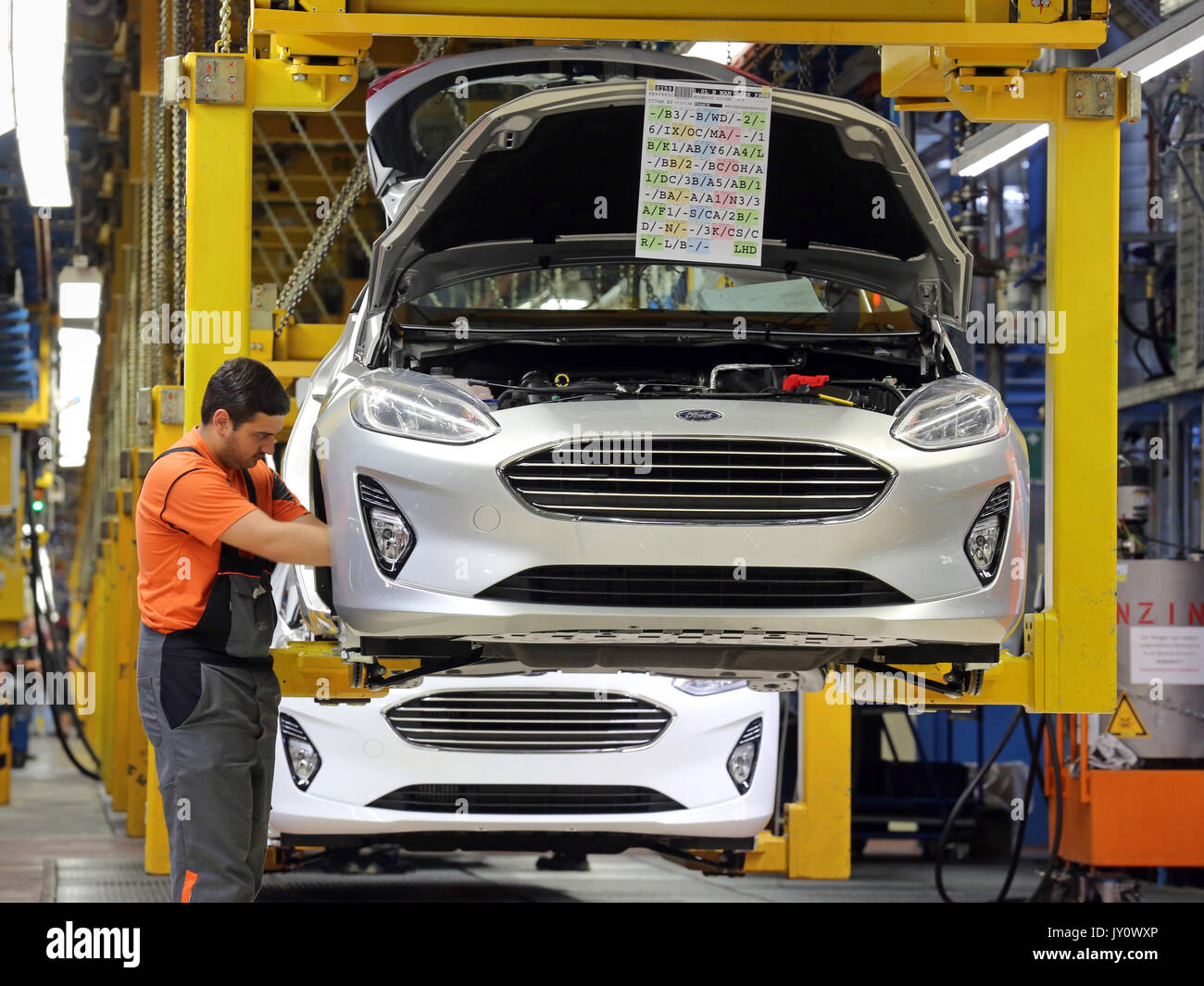 On an assembly line hi-res stock photography and images - Alamy