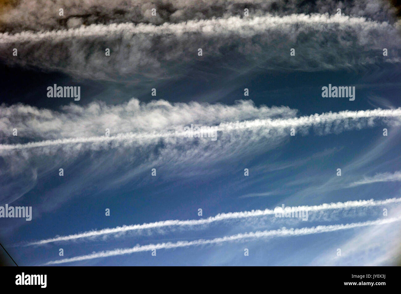 Persistent contrails hi-res stock photography and images - Alamy