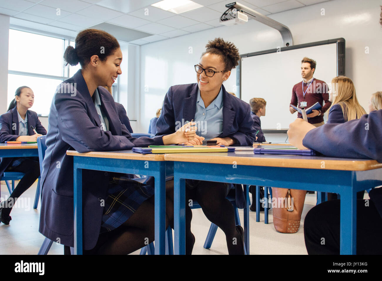 Two teens females female young hi-res stock photography and images - Alamy