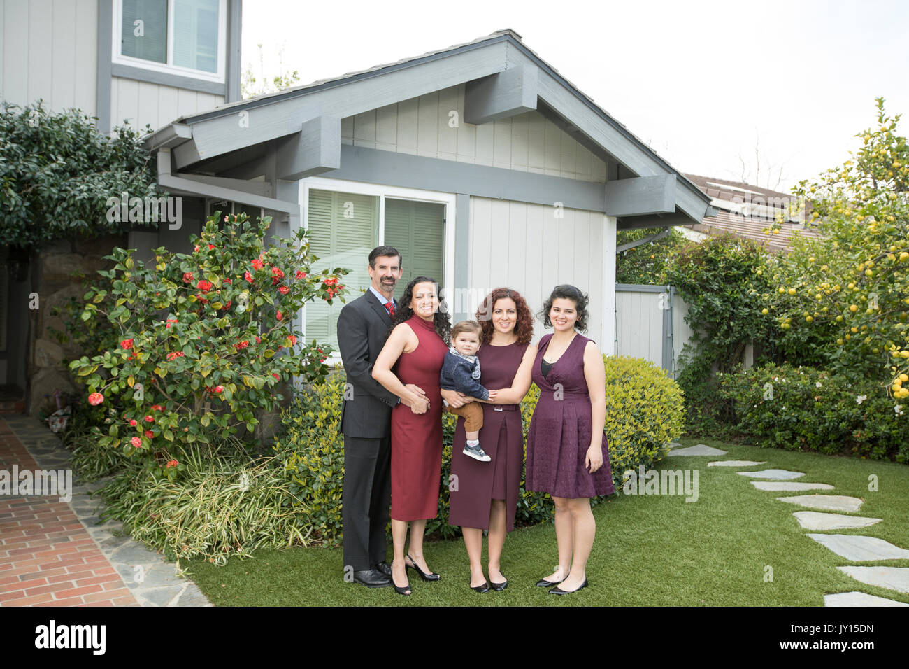 Native american family multi generation hi-res stock photography and ...