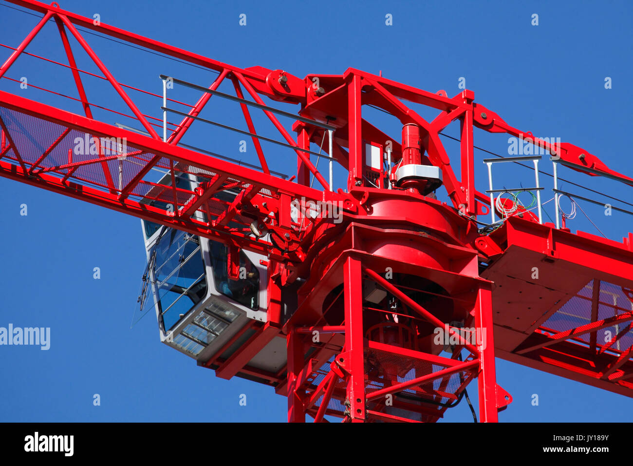 Red construction crane hi-res stock photography and images - Alamy