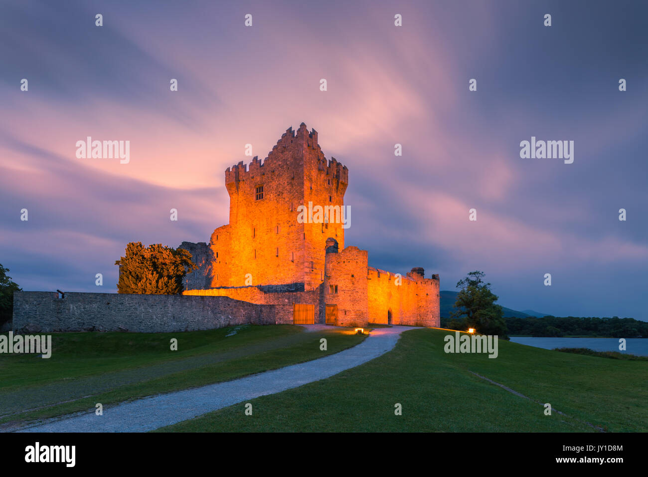 15th century tower house hi-res stock photography and images - Alamy