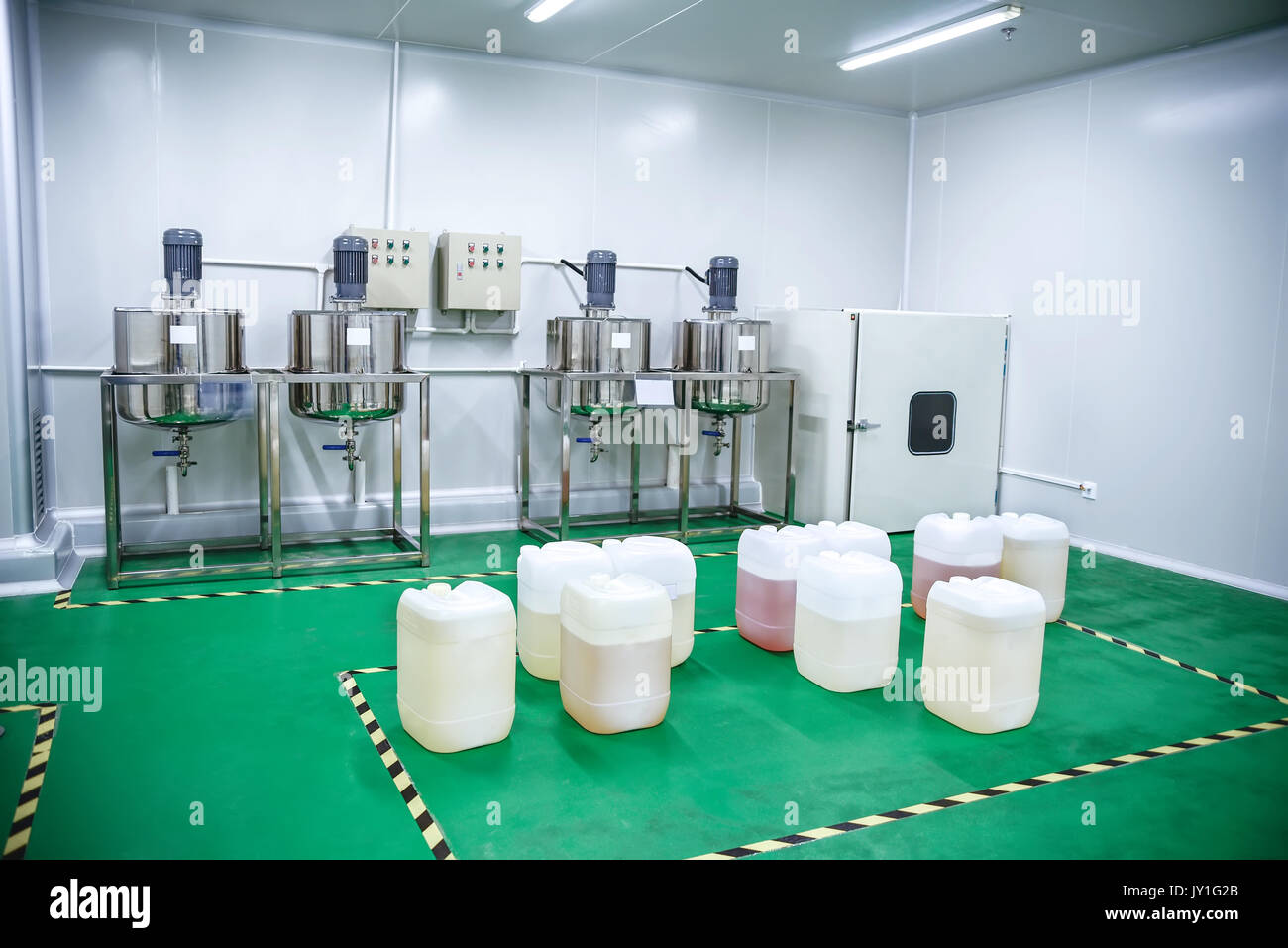 Industrial chemical mixer hi-res stock photography and images - Alamy