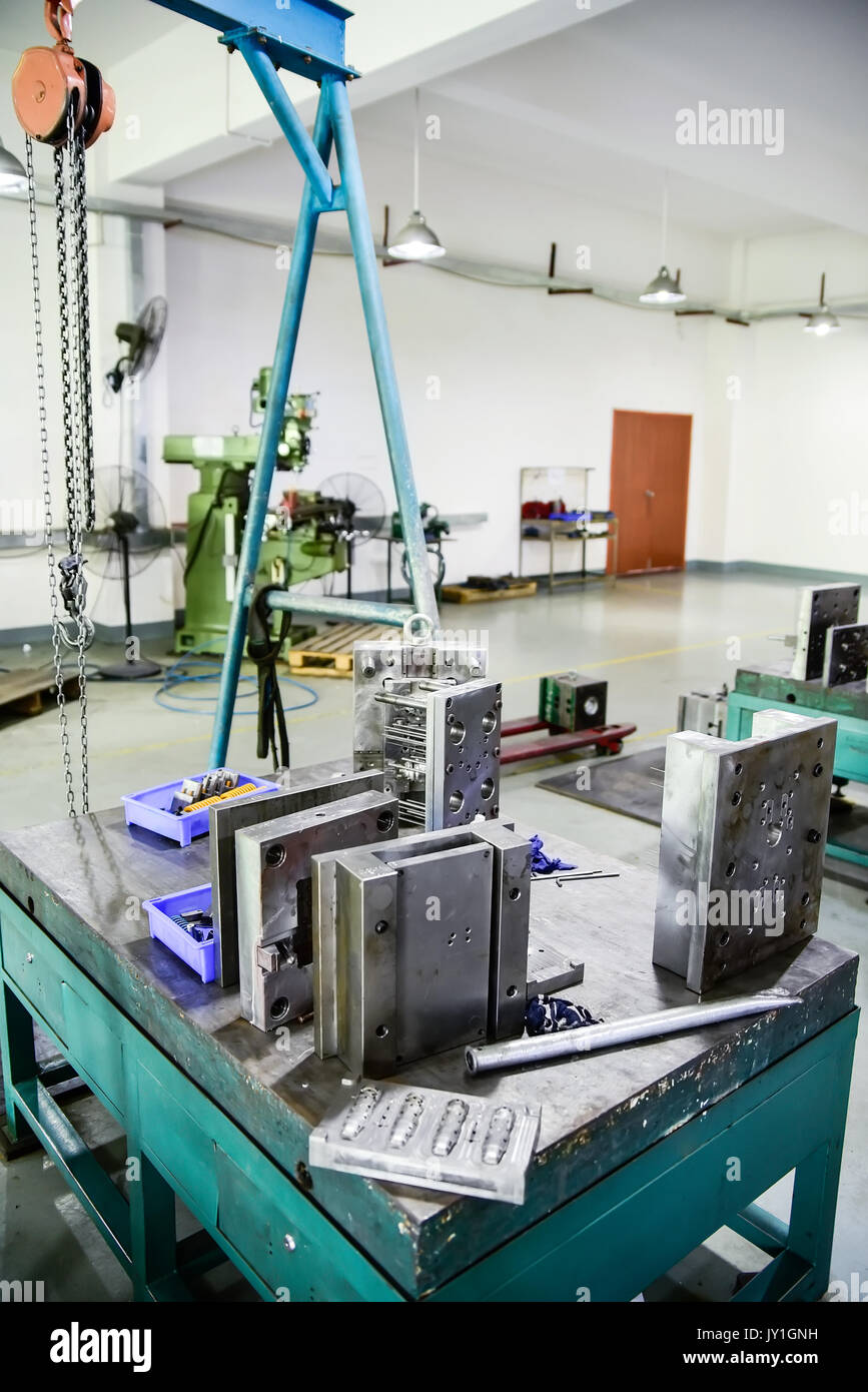 Metalworking heavy industry hi-res stock photography and images - Alamy