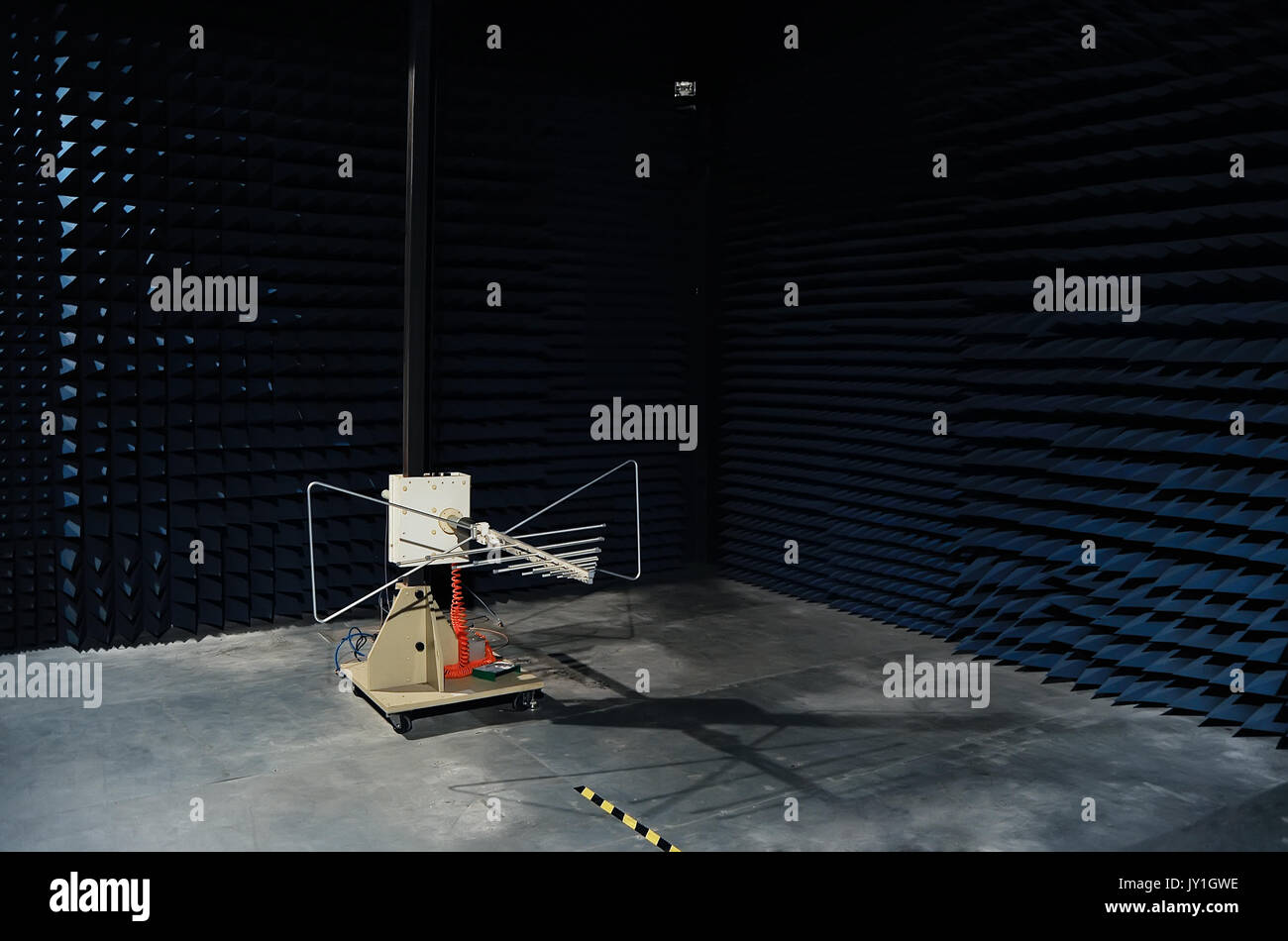Electromagnetic radio wave hi-res stock photography and images - Alamy