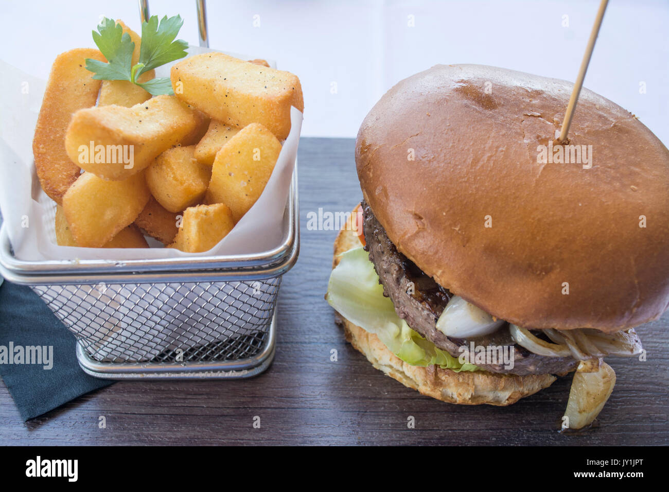 Burger basket hi-res stock photography and images - Alamy