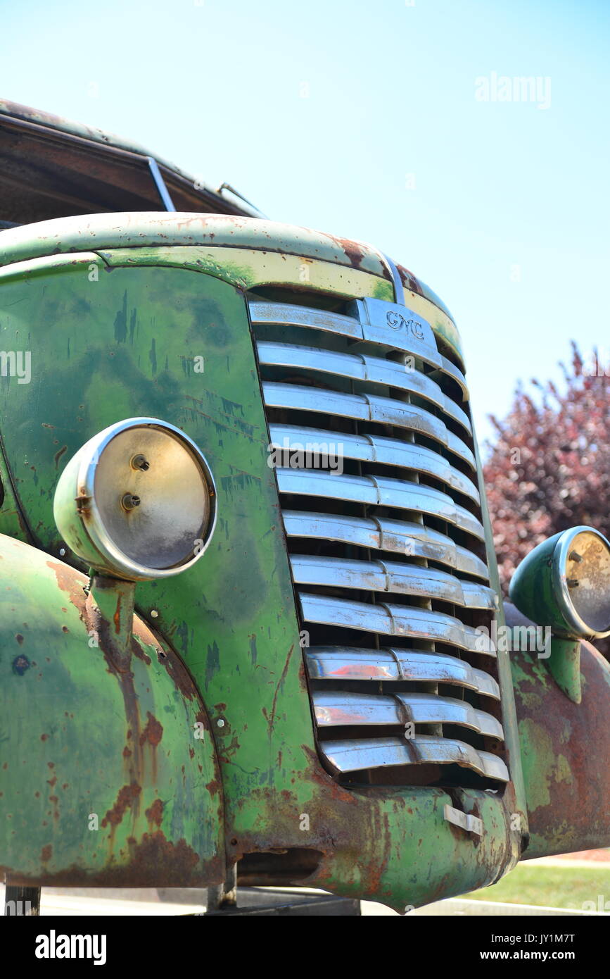 Old truck vintage truck hi-res stock photography and images - Alamy
