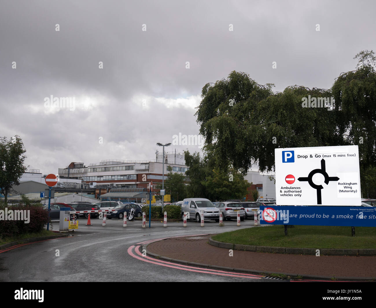 Kettering general hospital road sign hi-res stock photography and ...
