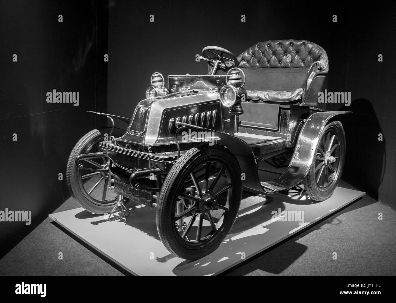 Single cylinder car hi-res stock photography and images - Alamy