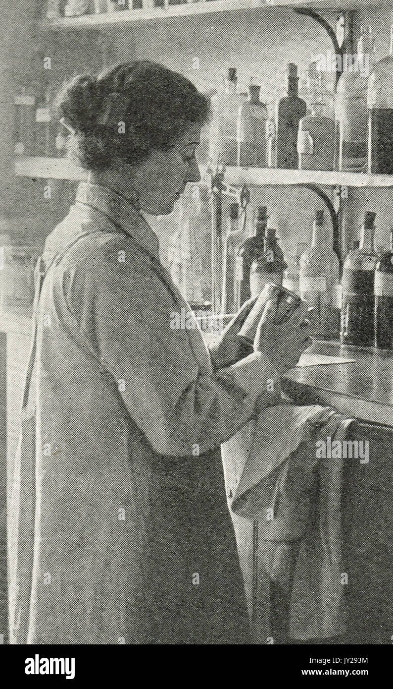 Womens roles during ww1 hi-res stock photography and images - Alamy