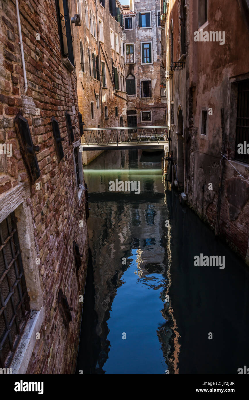 Canals architecture hi-res stock photography and images - Alamy