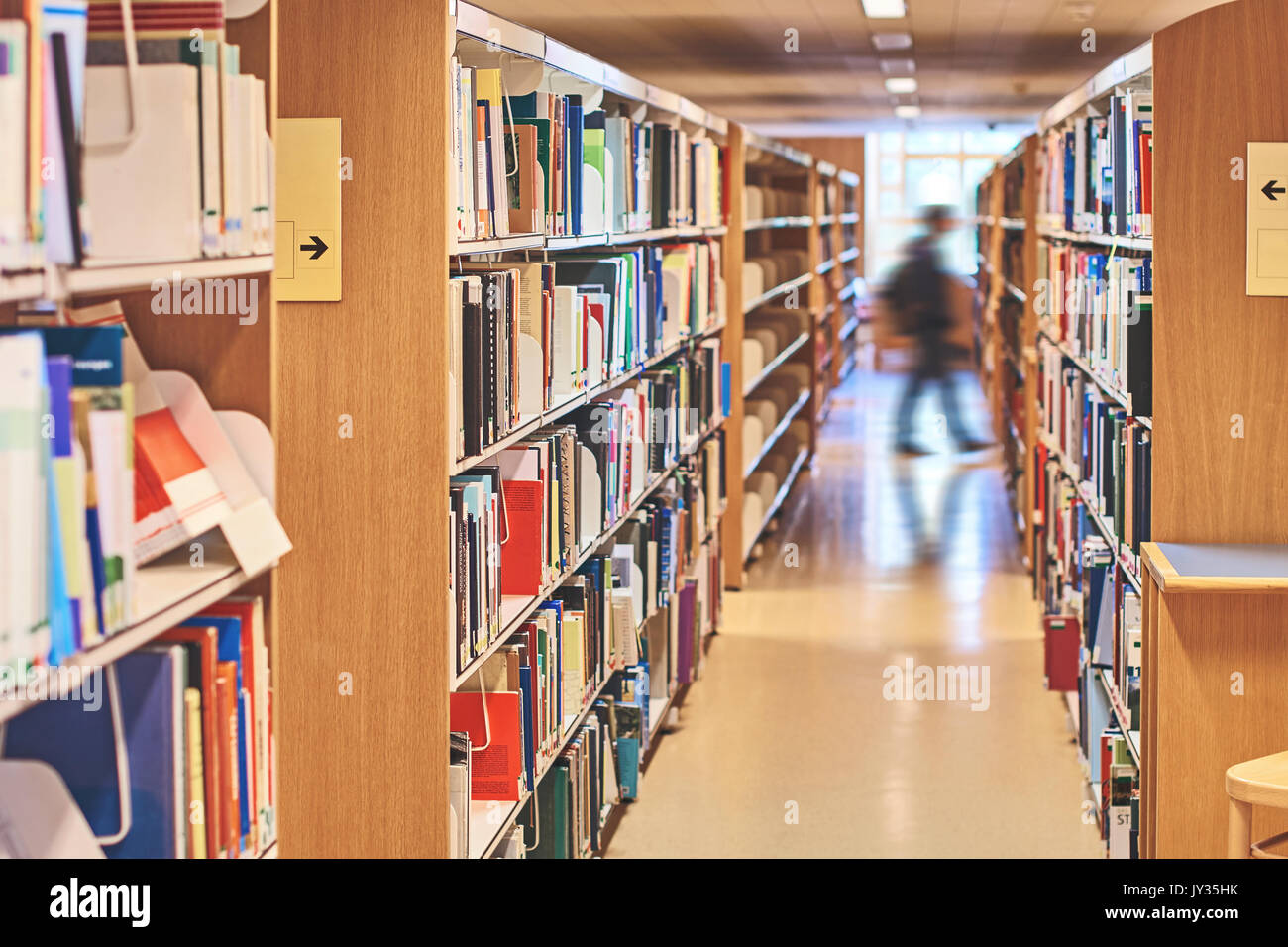 Bookcases between room hi-res stock photography and images - Alamy