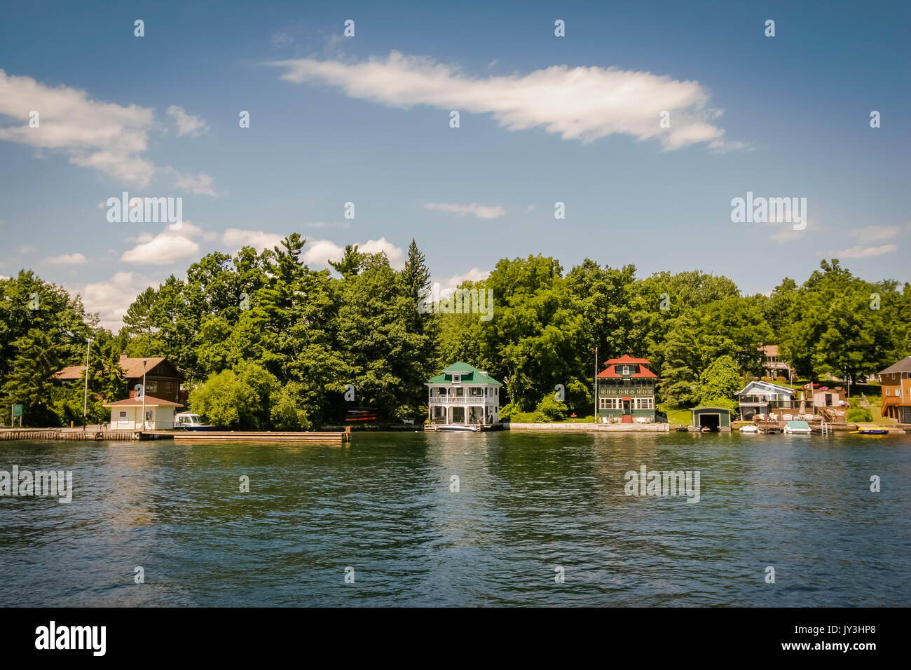 Cottages on the shores of Thousand Islands, Canada.jpg - JY3HP8 ...