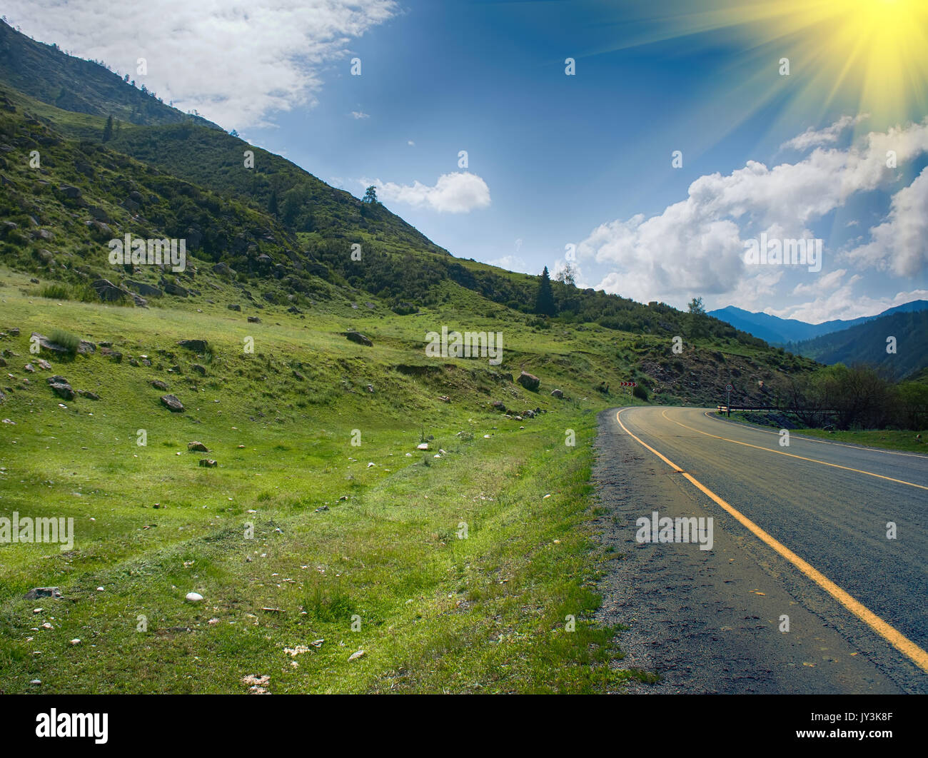 beautiful mountain road highway in summer with a clear sky Sunny Stock ...