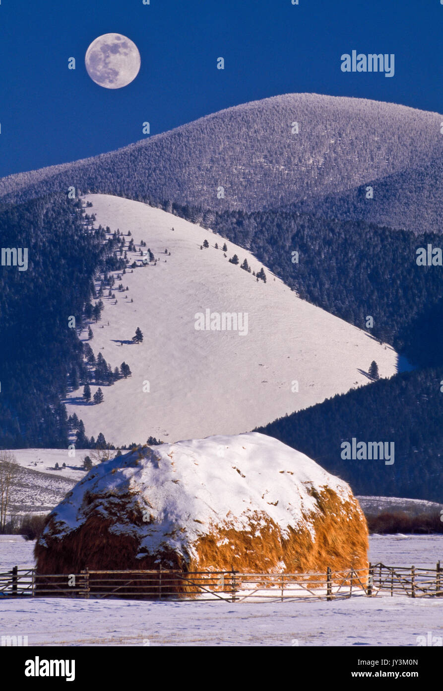 Snow in moon hi-res stock photography and images - Alamy