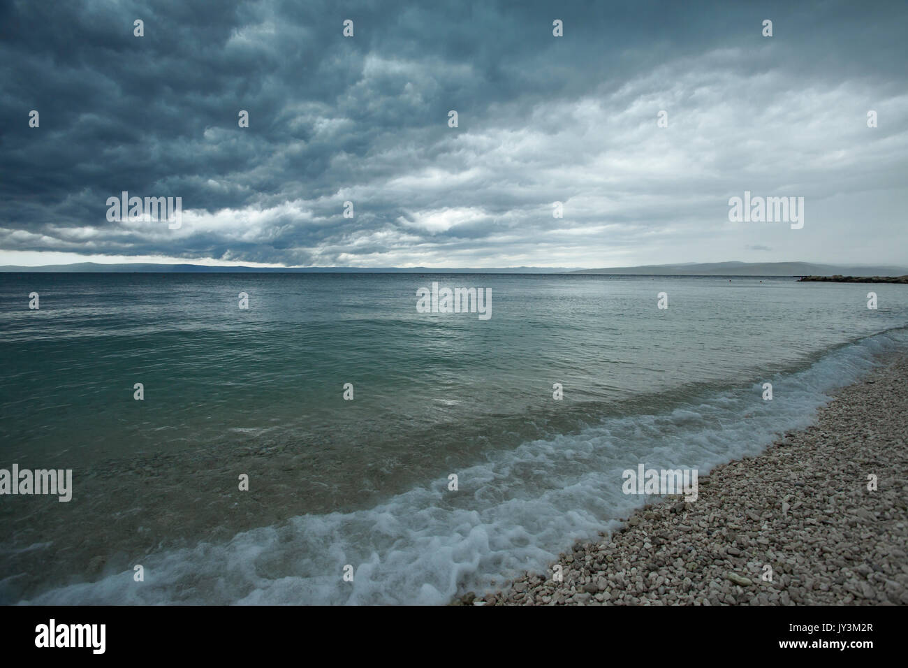 Incoming rain hi-res stock photography and images - Alamy