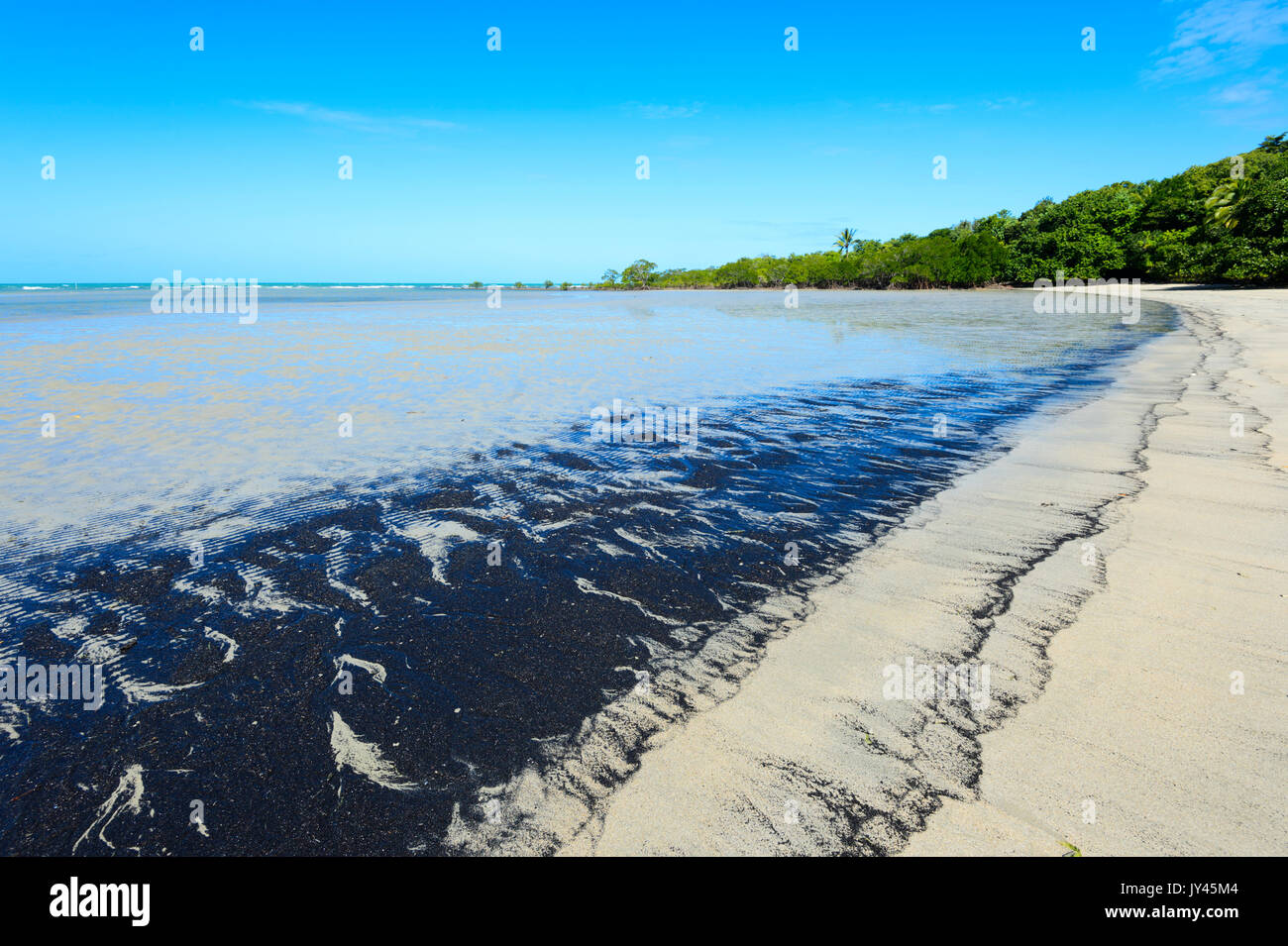 Sand Patterns made of ilmenite and magnetite eroded from granites, Cape ...