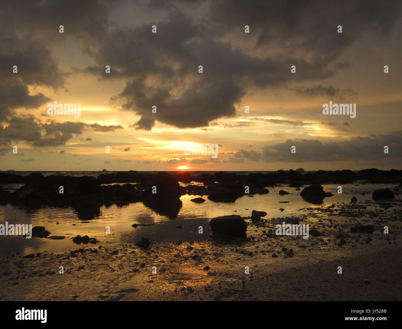 Beach sunset view hi-res stock photography and images - Alamy