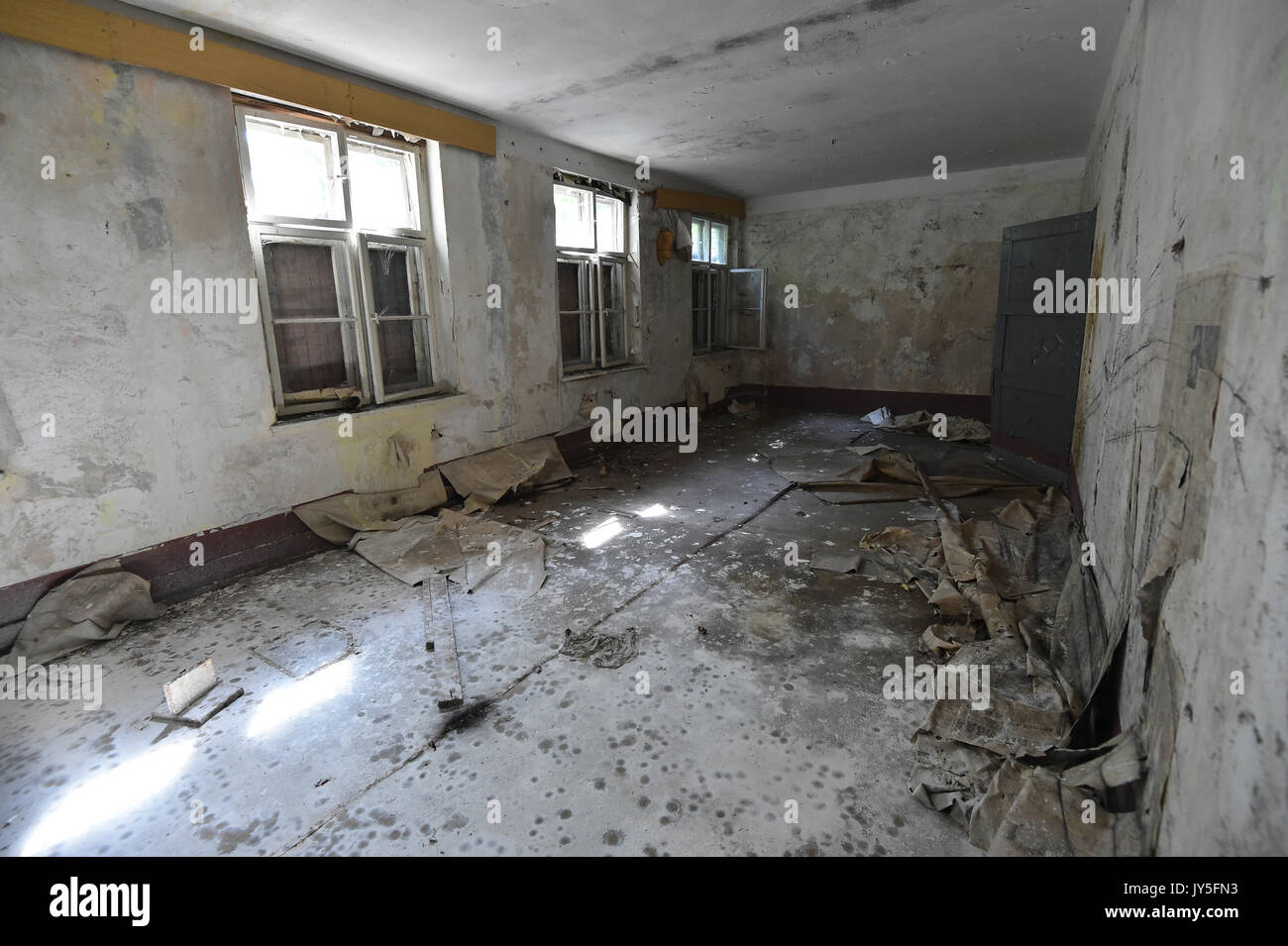 Military base quarters hi-res stock photography and images - Alamy