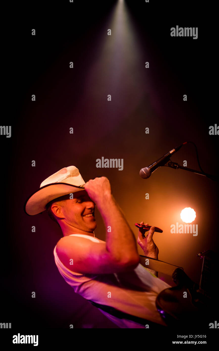 Edinburgh, Scotland, UK. 17th August, 2017. Singer Josh T. Pearson of ...