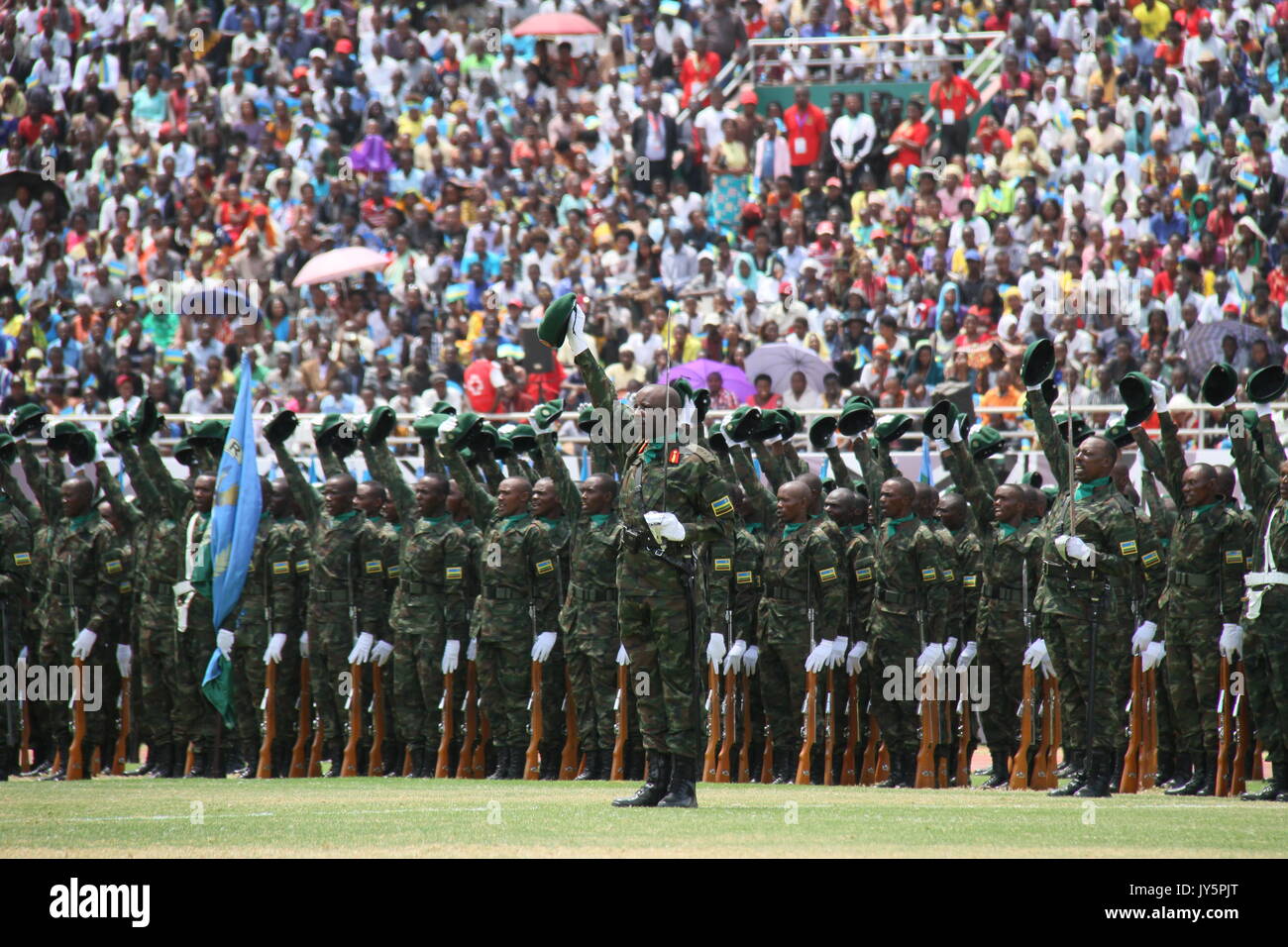 Kigali, Rwanda. 18th Aug, 2017. The Rwandan army receive inspection ...