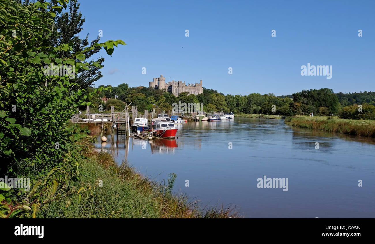 Arundel West Sussex, UK. 19th Aug, 2017. A beautiful sunny morning on ...