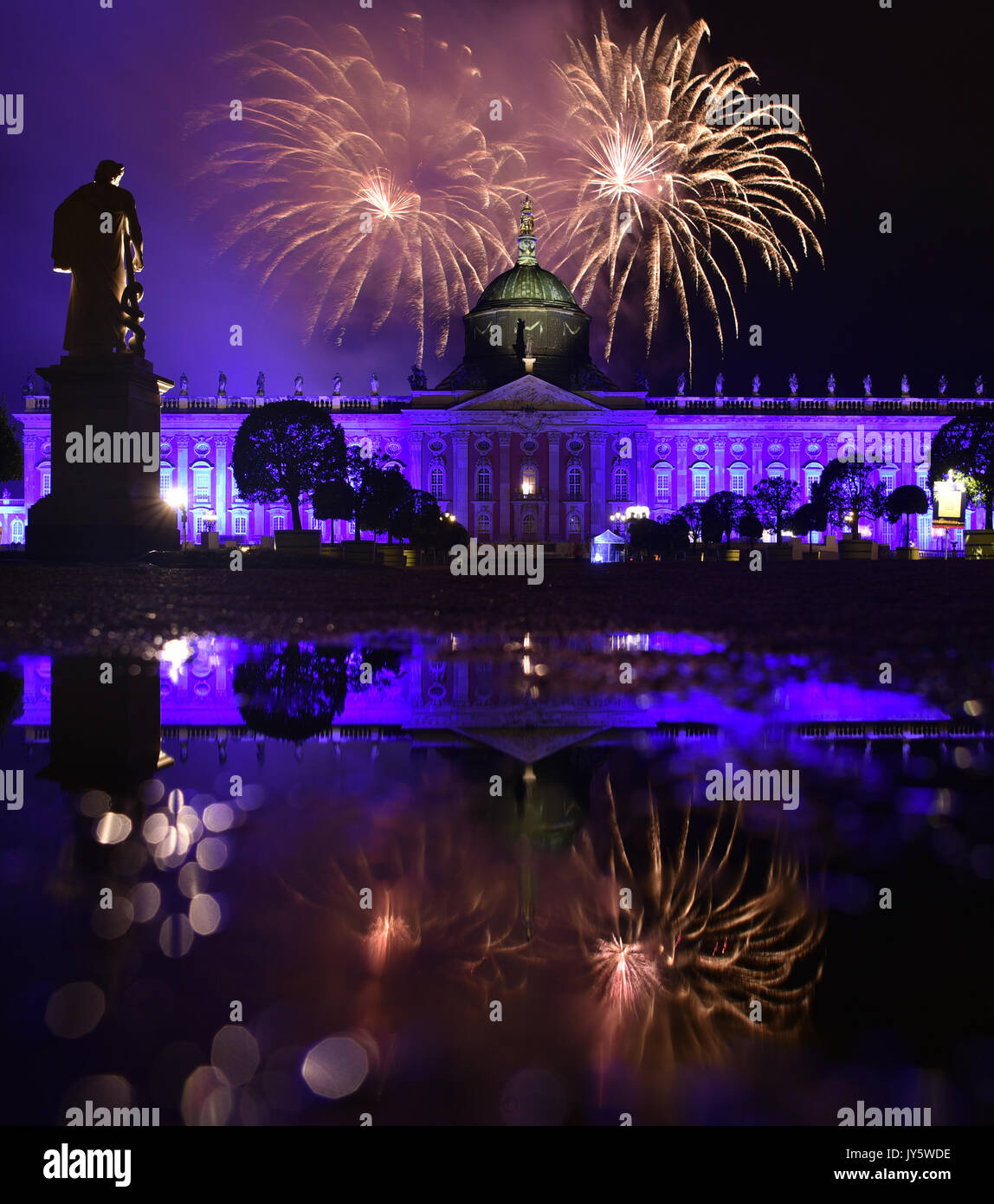 2017 ambience hi-res stock photography and images - Alamy