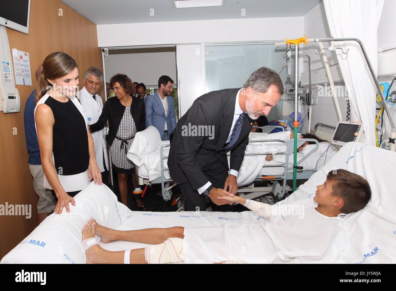 Barcelona, Spain. 19th Aug, 2017. Spanish Kings Felipe VI and Letizia ...