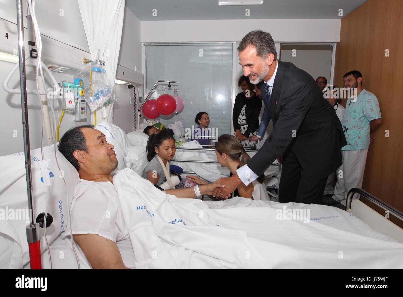 Barcelona, Spain. 19th Aug, 2017. Spanish Kings Felipe VI and Letizia ...