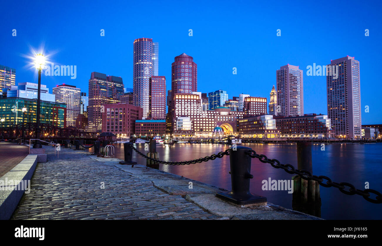 East boston waterfront park hi-res stock photography and images - Alamy