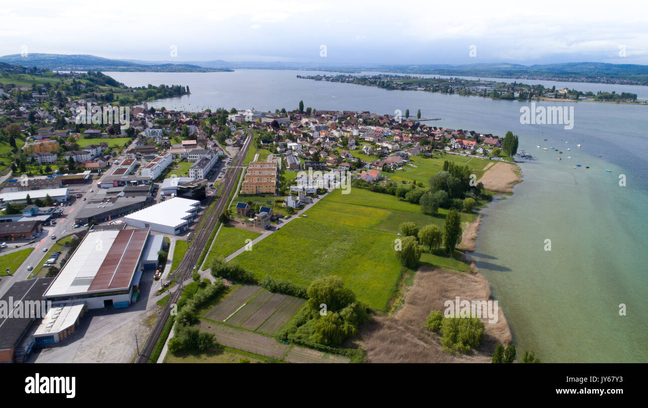 Gemeinde schweiz vogelperspektive hi-res stock photography and images ...