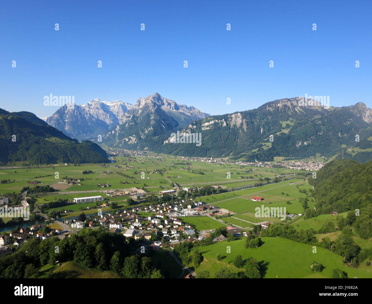 Luftaufnahme der Gemeinde Weesen-Amden *** Local Caption *** Glarus ...