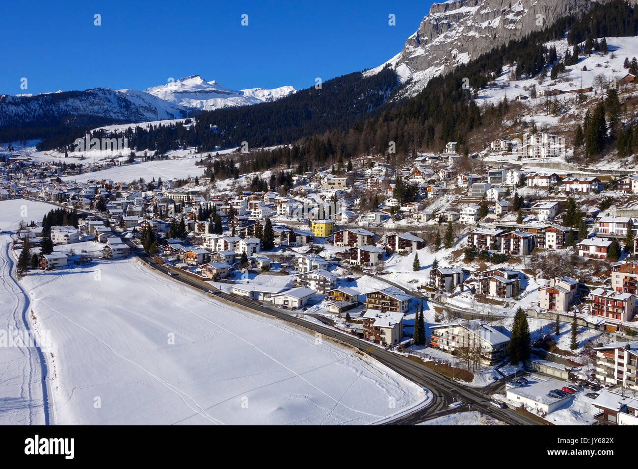 Luftaufnahme der Gemeinde Flims im Winter *** Local Caption *** Flims ...