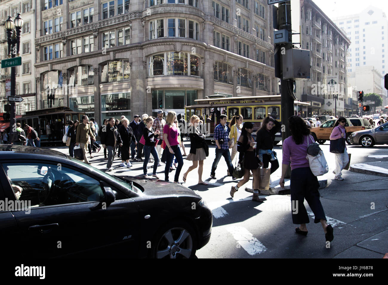 Cable car with people hi-res stock photography and images - Alamy