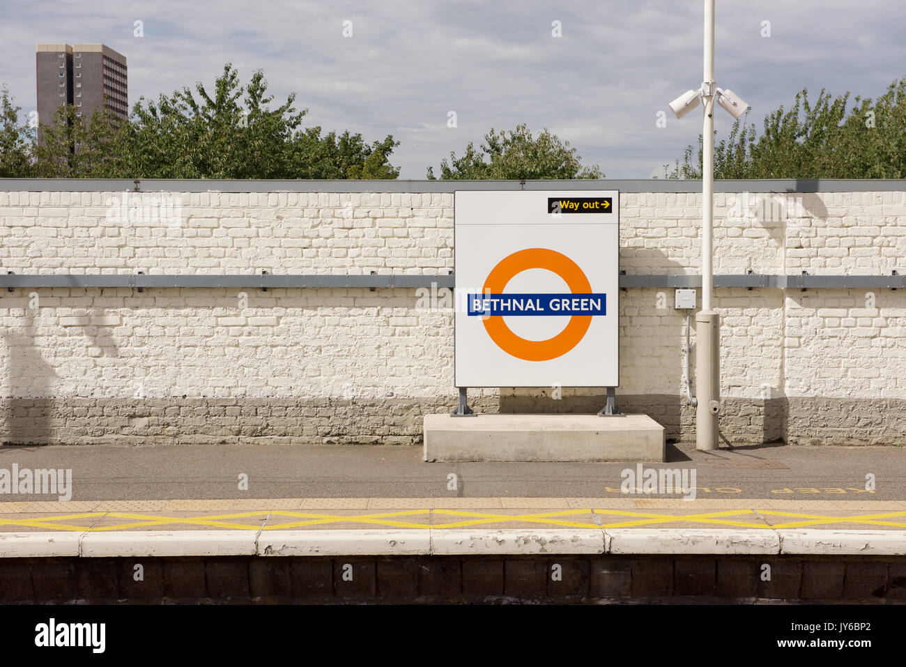 Bethnal Green train station in London Stock Photo - Alamy