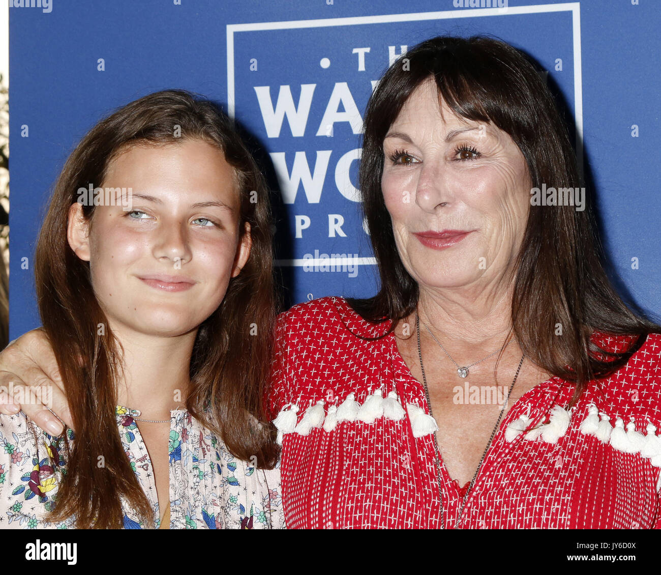 Anjelica Huston Daughter