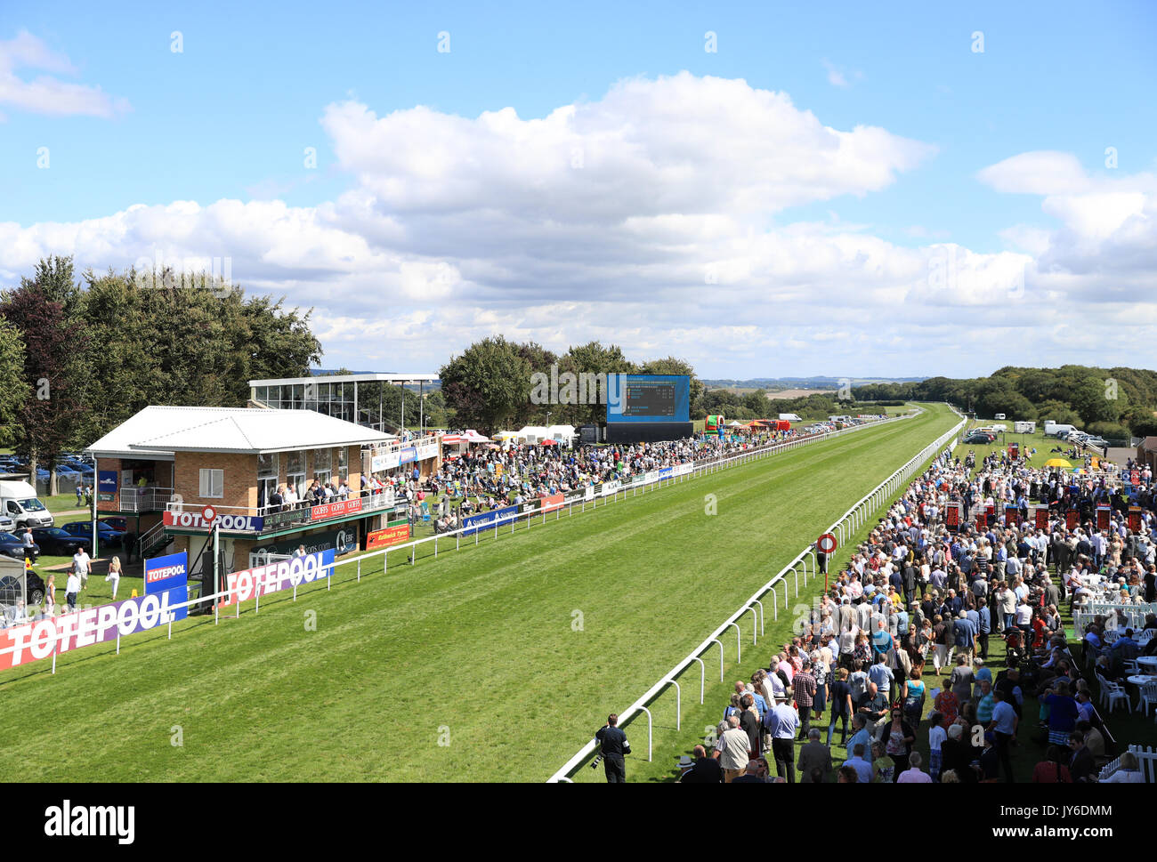 Salisbury racecourse general hi-res stock photography and images - Alamy
