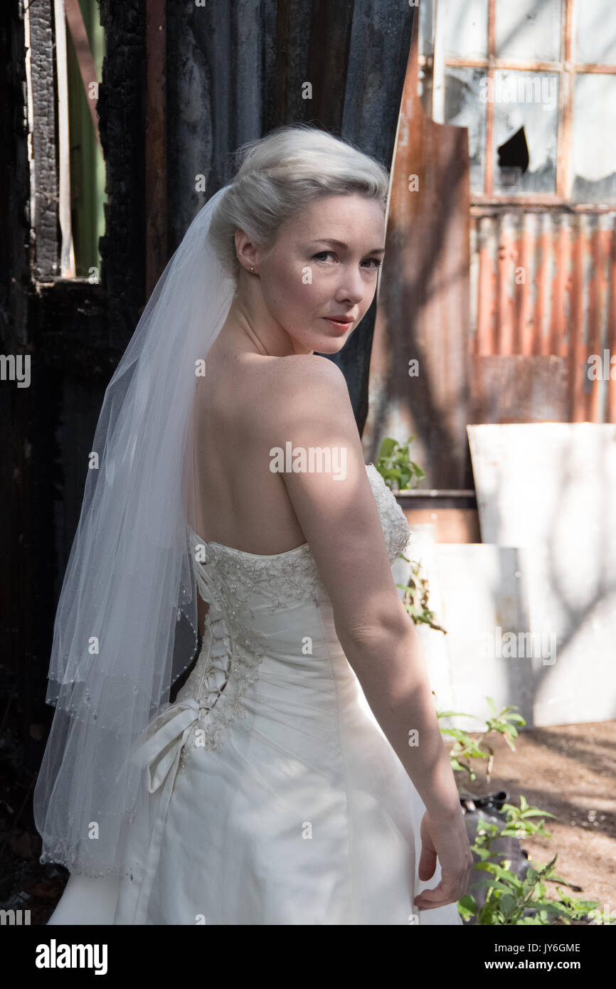 Sad bride wedding dress hi-res stock photography and images - Alamy