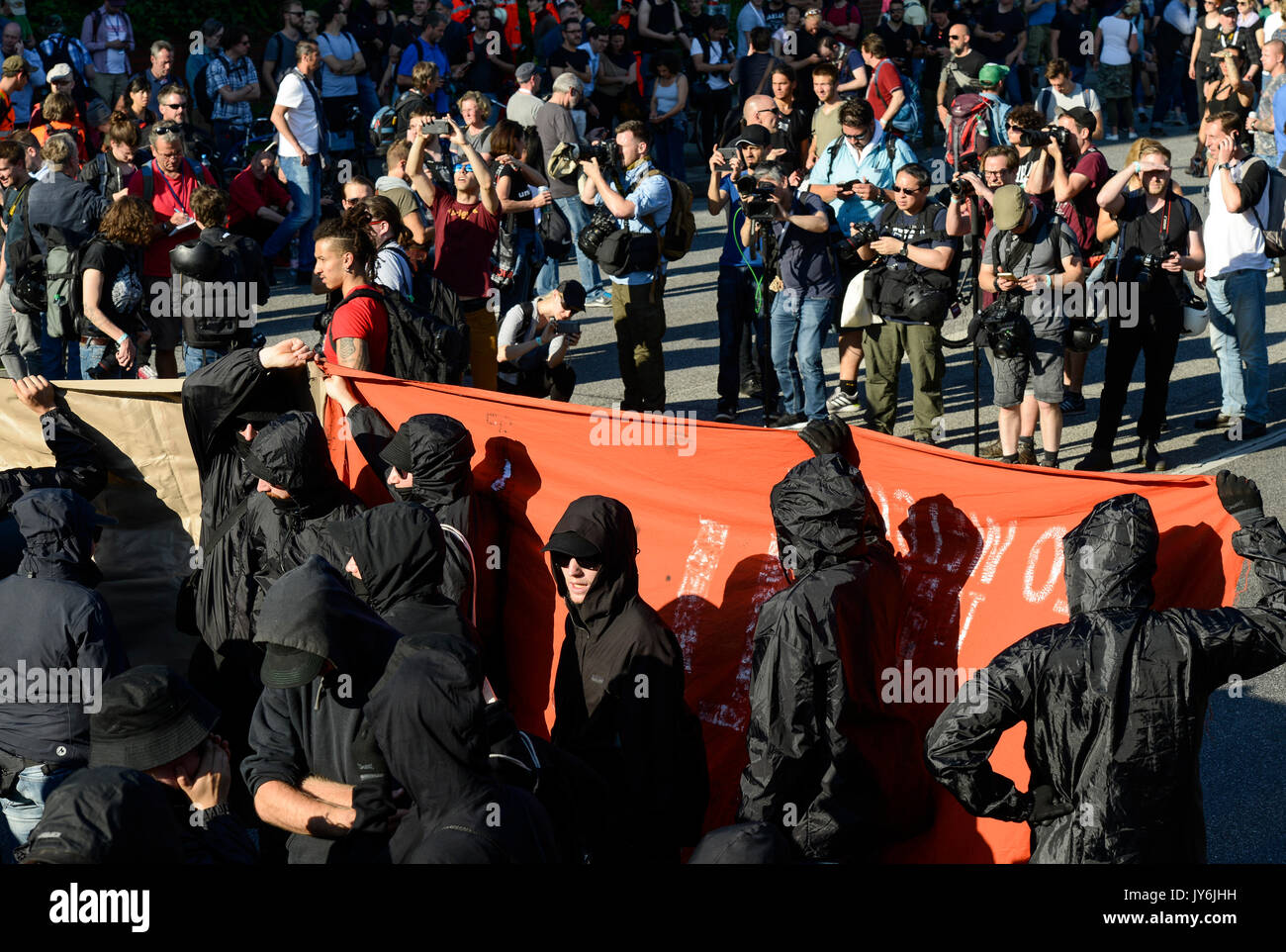 Welcome 2017 hi-res stock photography and images - Alamy