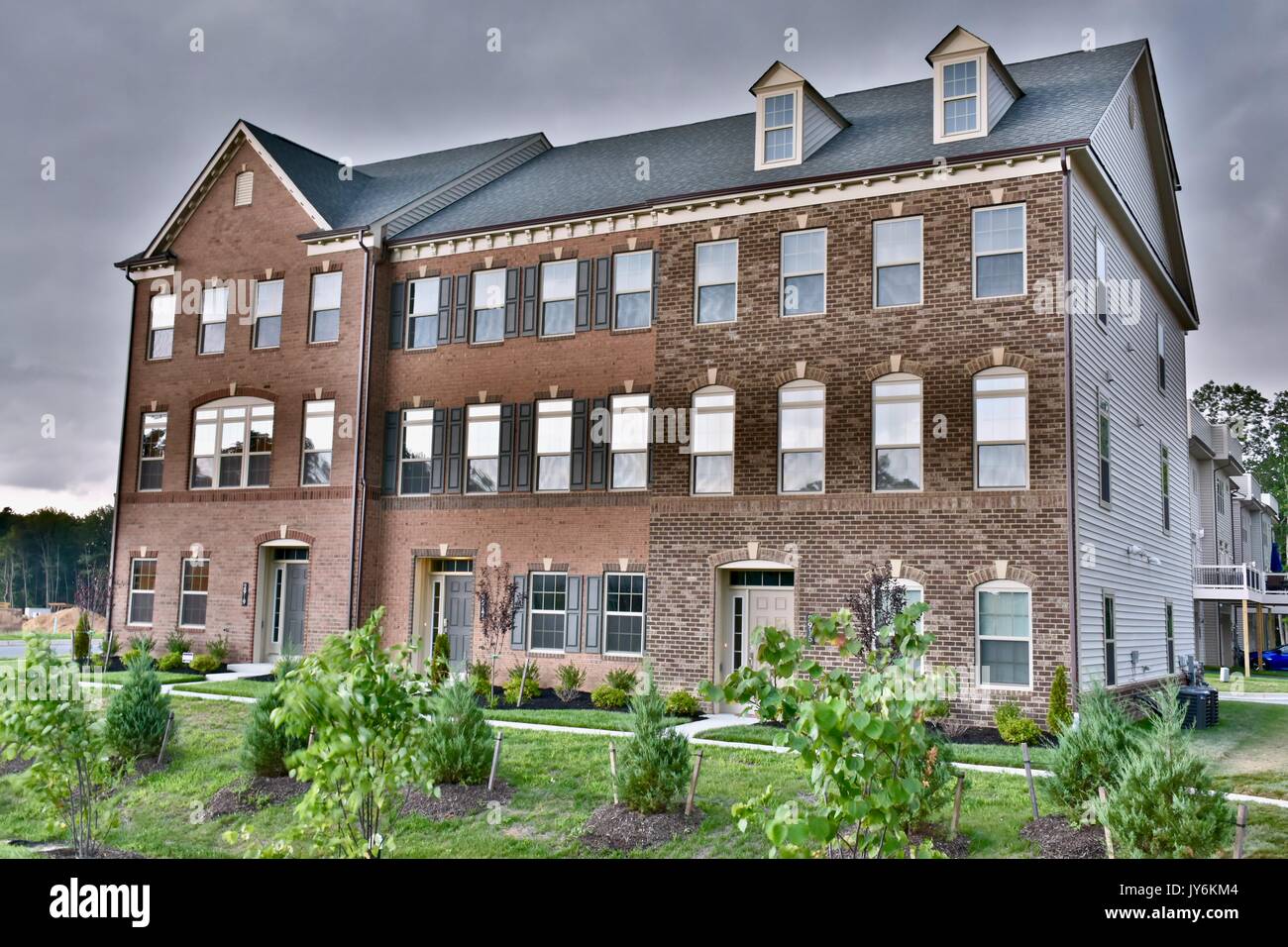 Tall homes hi-res stock photography and images - Alamy